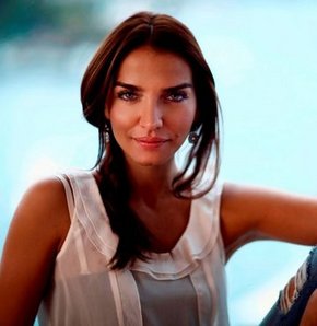 Ebru Akel’in büyük ayıbı