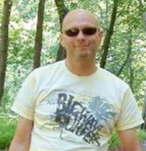 Adrian Rowland Julie Zalinski ile internette konuşurken intihar etti