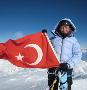 Türk kadın dağcı, Gülnur Tumbat, evereste çıkan türk kadını