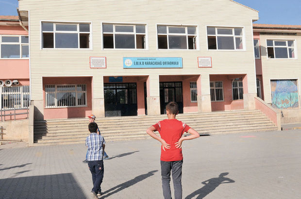 Diyarbakır İMKB Karacadağ Ortaokulu yönetimi, kapkaççı şüphesiyle ...