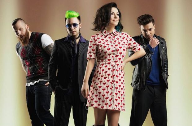 Fatma Turgut model grubundan ayrıldığını duyurdu