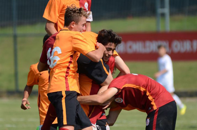Mustafa Kapı Galatasaray tarihine geçti - Galatasaray Haberleri Mustafa Kapı Galatasaray tarihine geçti - Galatasaray Haberleri