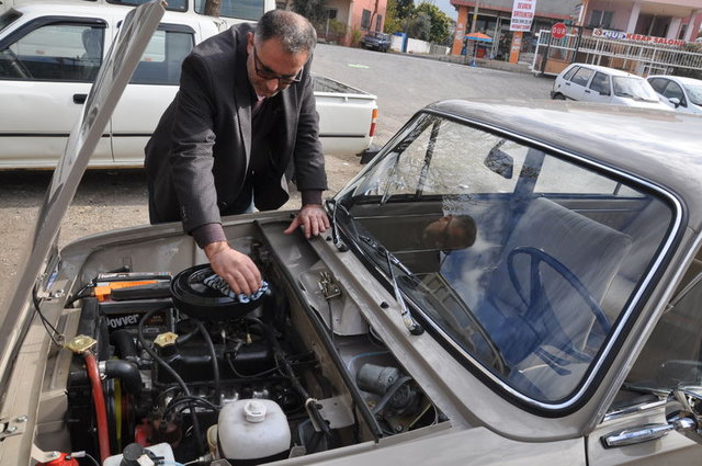 Hatay'da bir kişi 40 yıllık hurda aracı modifiye etti