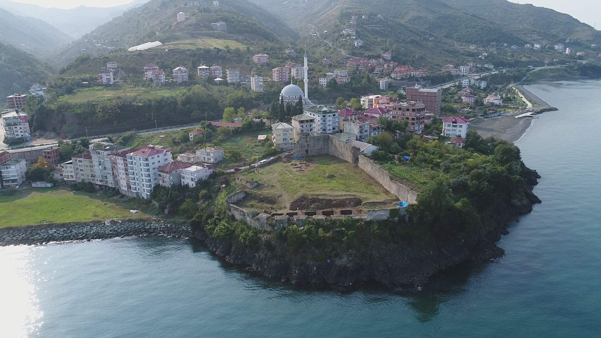 Bin yıllık Akçakale Kalesi gün yüzüne çıkartılıyor