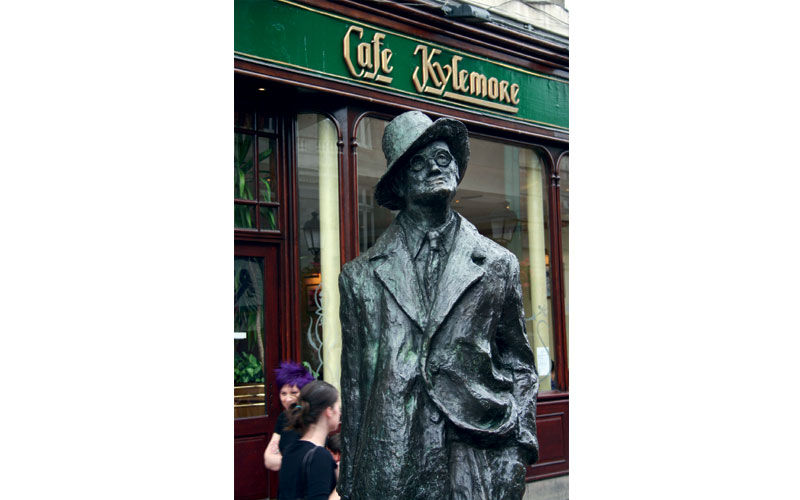 Edebiyat turizmi: Mishima, Kafka, Austen, Chaucer, Brown'ın izinde!