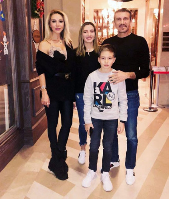 Işıl Reçber eşi Rüştü Reçber ile evliliklerinin 21. yıldönümünü kutladı ...