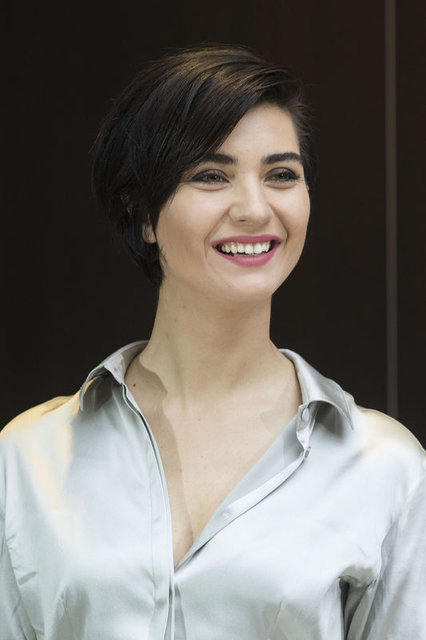 Tuba Büyüküstün ve Umut Evirgen arasında gerginlik! - Magazin haberleri Tuba Büyüküstün ve Umut Evirgen arasında gerginlik! - Magazin haberleri
