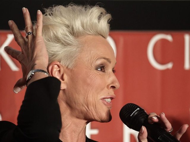 55'lik anne Brigitte Nielsen, 4 aylık bebeğiyle poz verdi - Magazin ...