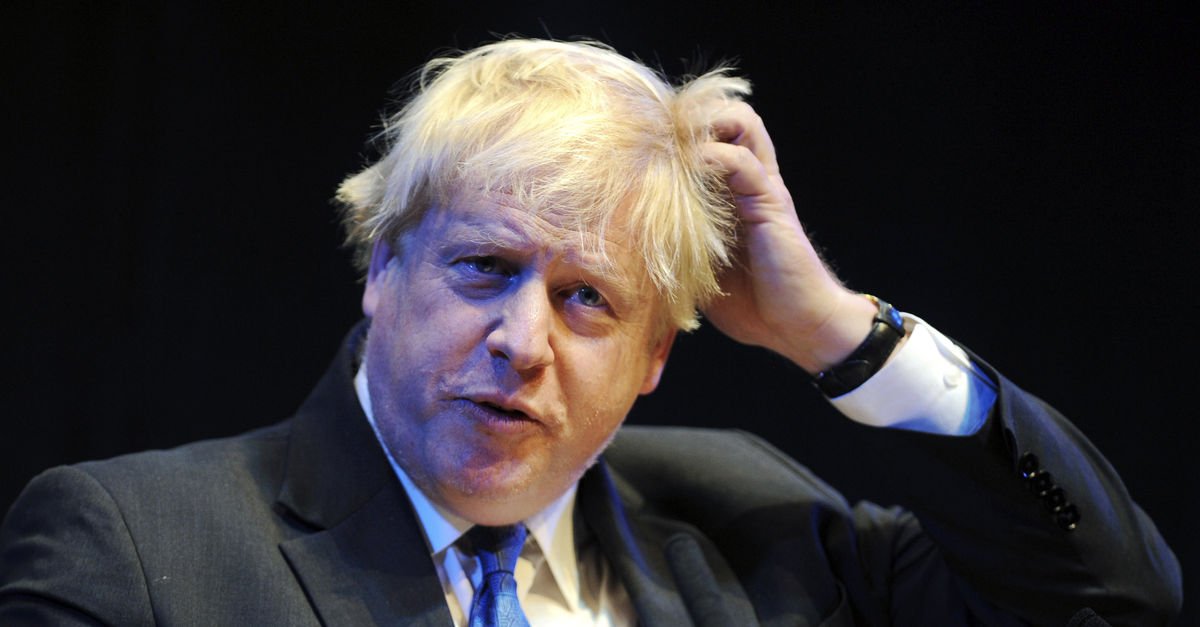 Boris Johnson James Bond'un Porkekiz'de doğduğunu sanıyormuş