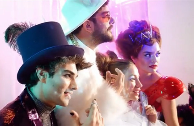 Şükrü Özyıldız sevgilisi Huri Murphy ile görüntülendi - Magazin haberleri