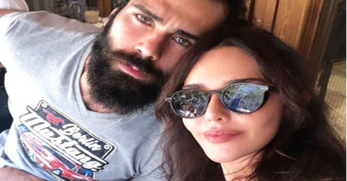 Hande Ataizi sevgilisi Dinç Aydoğdu ile romantik paylaşım