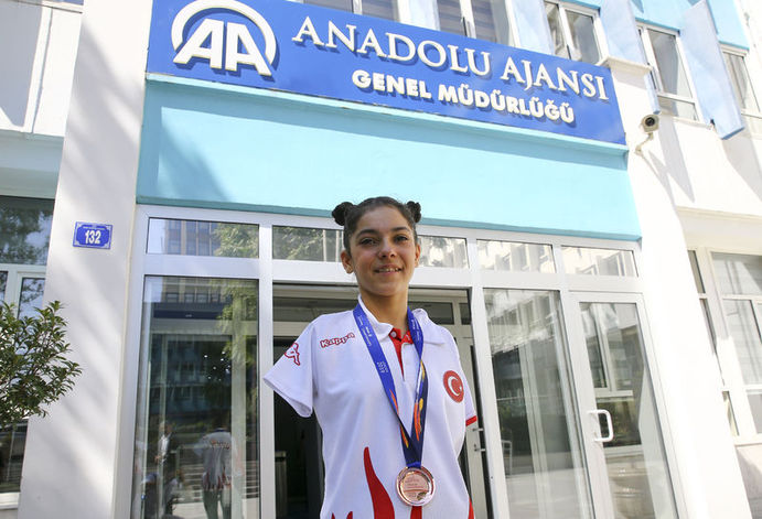 Sümeyye Boyacı ve Sevilay Öztürk'ün hayatı yüzmeyle değişti - Diğer ...