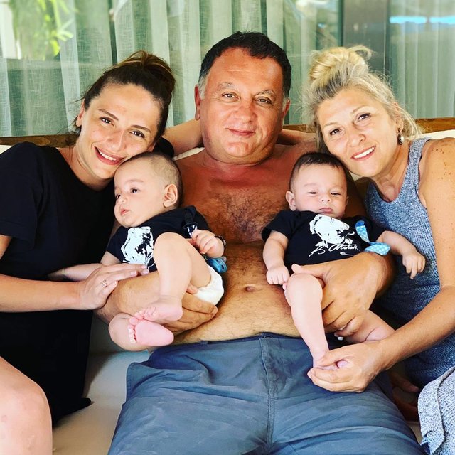 Sinem Uslu-Mustafa Uslu çiftinden aile pozu - Magazin haberleri