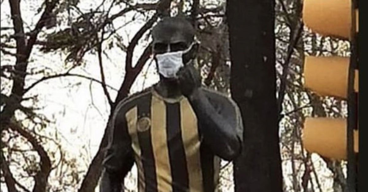 Alex de Souza, heykeline maske takılmasına teşekkür etti - Futbol Haberleri