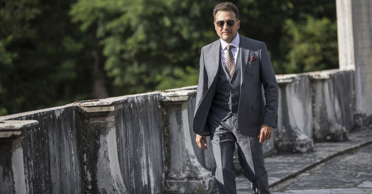 Ramo'nun 'Yavuz Bey'i Yiğit Özşener 'Gümüş Yılı'nı kutluyor