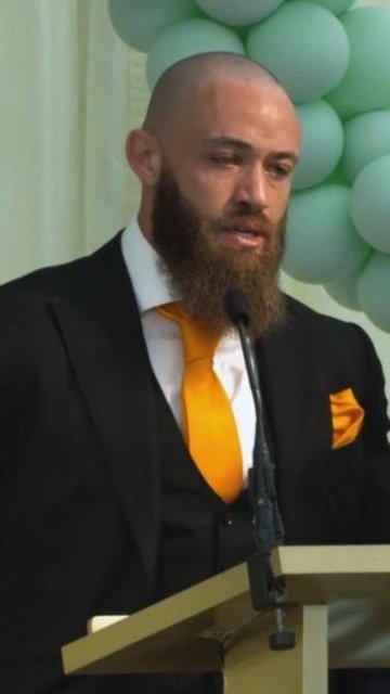 Azaylia Diamond Cain'in birinci yaş günü mezarı başında kutlandı ...