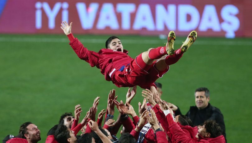 Burak İnce 3 puanı getirdi, omuzlarda veda etti! - Futbol Haberleri