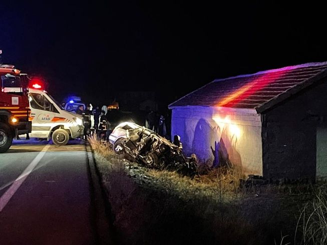 Aksaray'da feci kaza: 7 ölü Aksaray'da feci kaza: 7 ölü