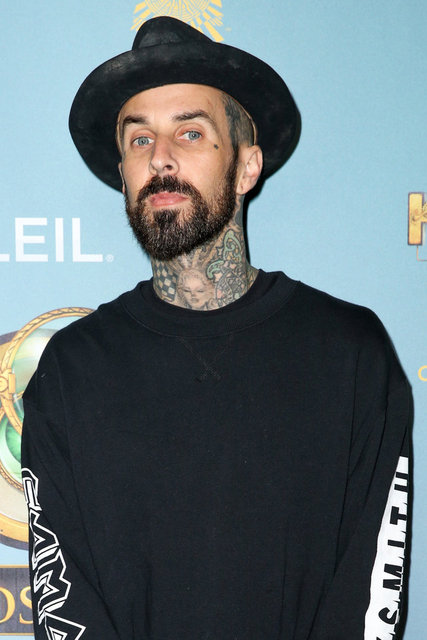 Kourtney Kardashian ile Travis Barker evlendi