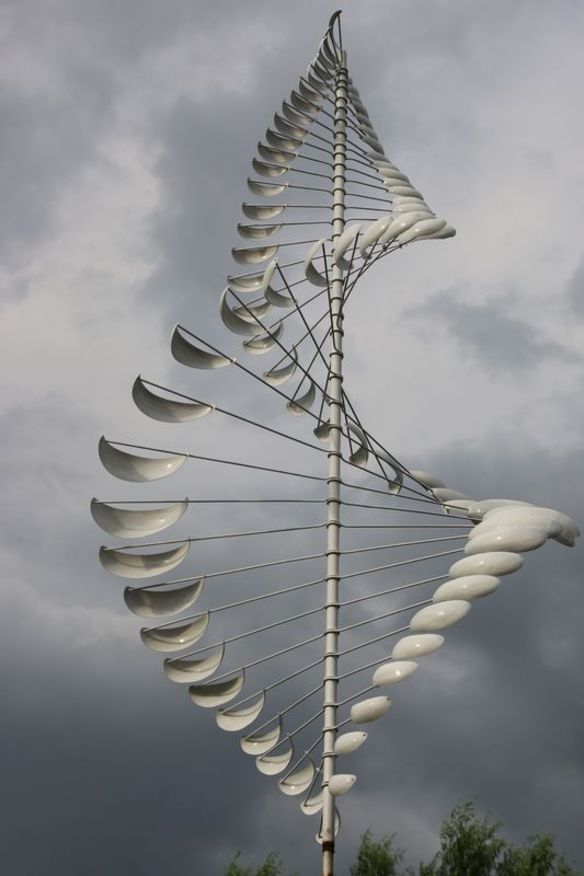 Kuzey Makedonyalı sanatçı 7 yıldır kinetik heykeller yapıyor