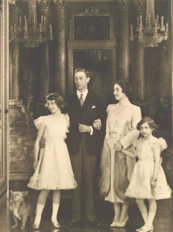 Kraliçe Elizabeth kaç yaşındaydı? Kraliçe Elizabeth hangi soydan ...