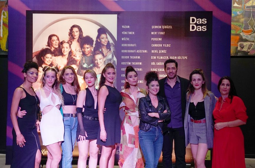 ‘Dünya Yerinden Oynar’ prömiyer yaptı