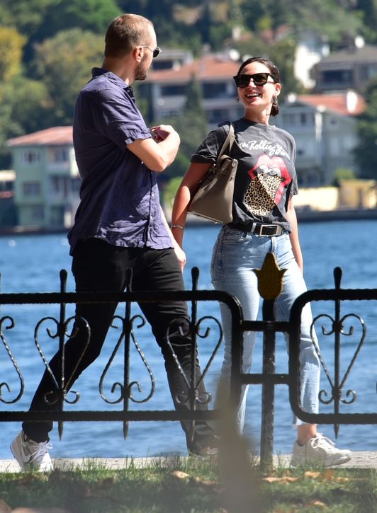 Saygın Soysal ile İlayda Çevik el ele - Magazin haberleri