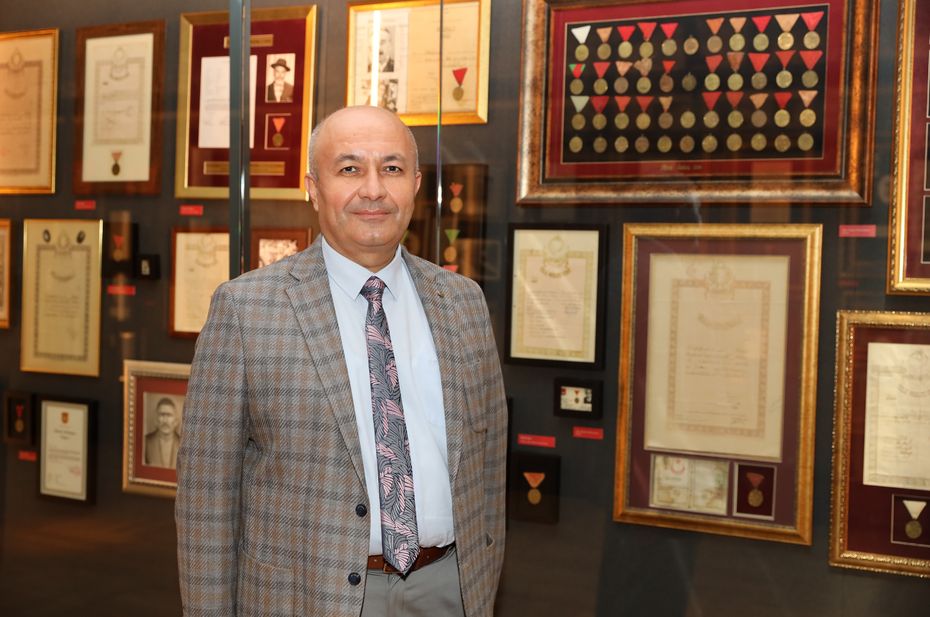'Bir Asrın Ardından İstiklal Madalyası' İş Bankası Kültür Yayınları ...