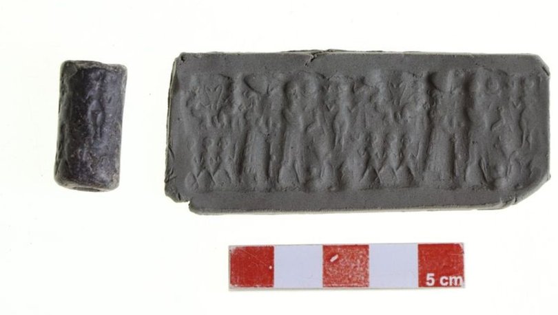 Uşak'ta 39 asırlık silindir mühür bulundu