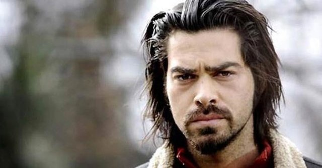 Arka Sokaklar'ın komiser Murat'ı ekranlara geri dönmeye hazırlanıyor ...