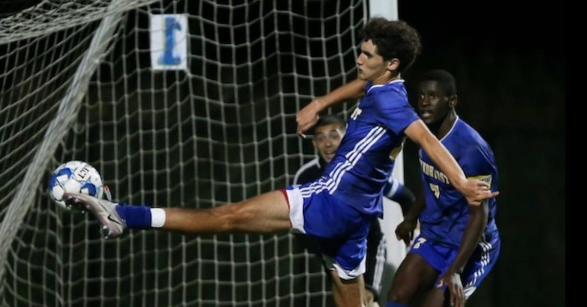 Ali Çelik, New Jersey`nin en iyi genç futbolcusu seçildi - Futbol Haberleri