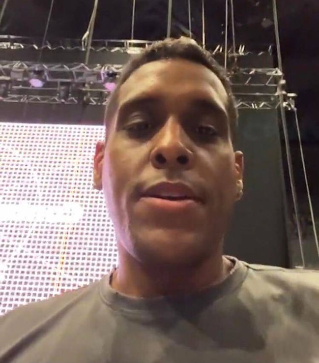 Michael Benjamin (Mikaben) konser esnasında yaşamını yitirdi - Magazin ...