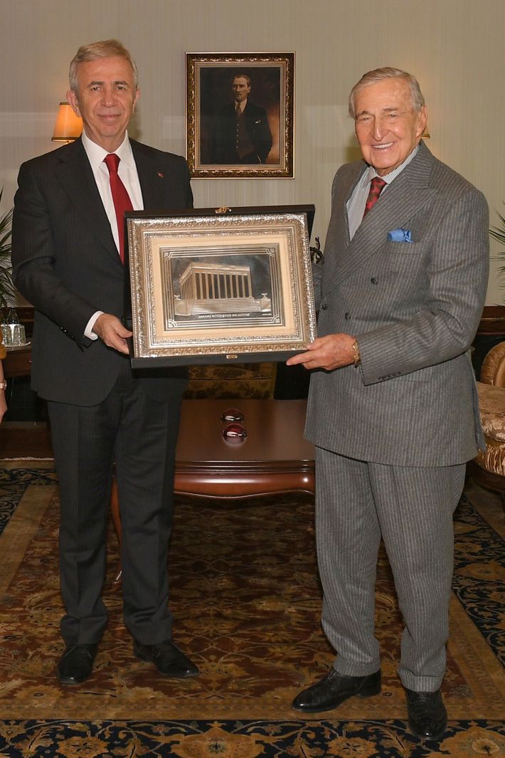 Rahmi Koç, Mansur Yavaş'ı ziyaret etti