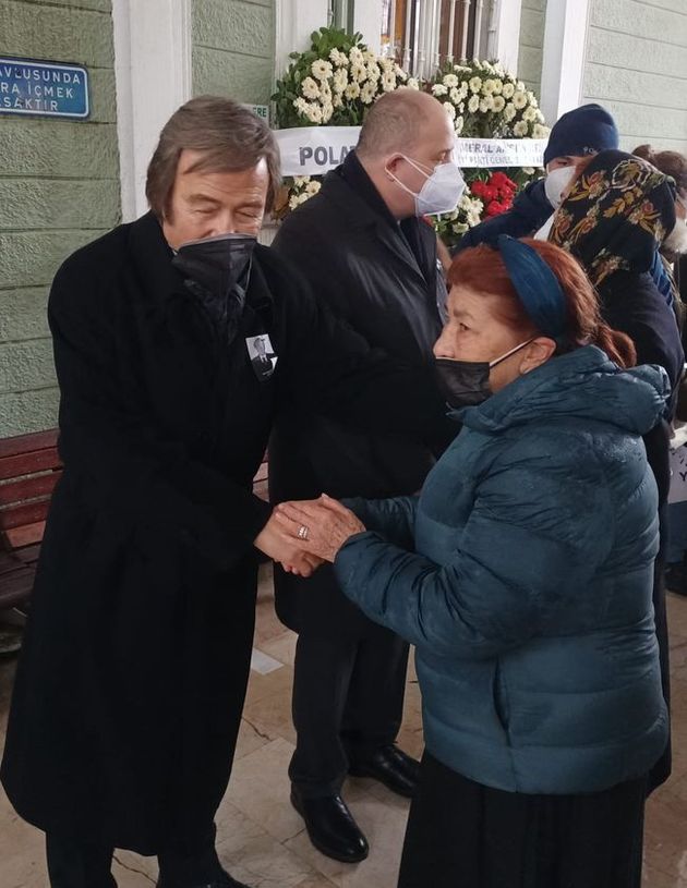 Erol Evgin'in adı okuduğu sınıfa verildi - Magazin haberleri