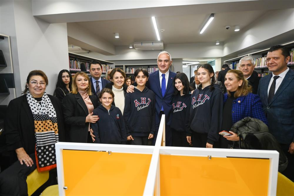 Rıfat Ilgaz İlçe Halk Kütüphanesi açıldı