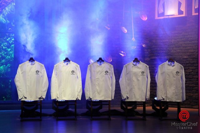 MasterChef'te ceket savaşları başladı! MasterChef 26 Aralık 2022 ilk ...
