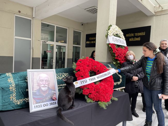 Sadun Aksüt son yolculuğuna uğurlandı - Magazin haberleri