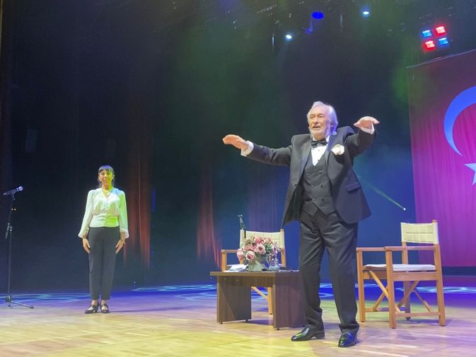 Müjdat Gezen'in 70'inci sanat yılı kutlandı: Hepimiz bir an geçmişe gittik