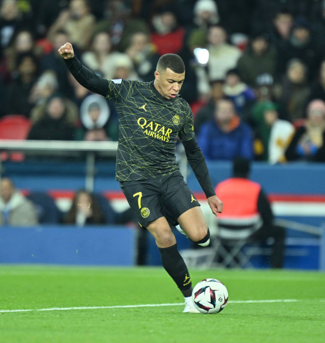 PSG'de sakatlanan Kylian Mbappe 3 hafta forma giyemeyecek! - Futbol ...