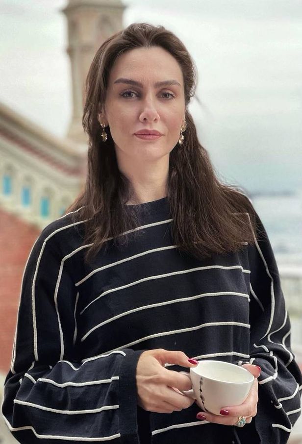 Birce Akalay'a mavi tik şoku - Magazin haberleri