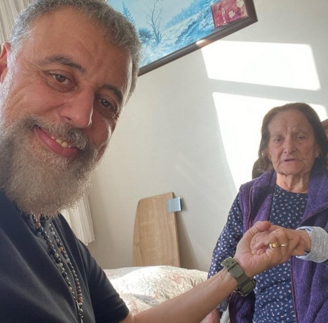 Hamdi Alkan annesine veda etti - Magazin haberleri