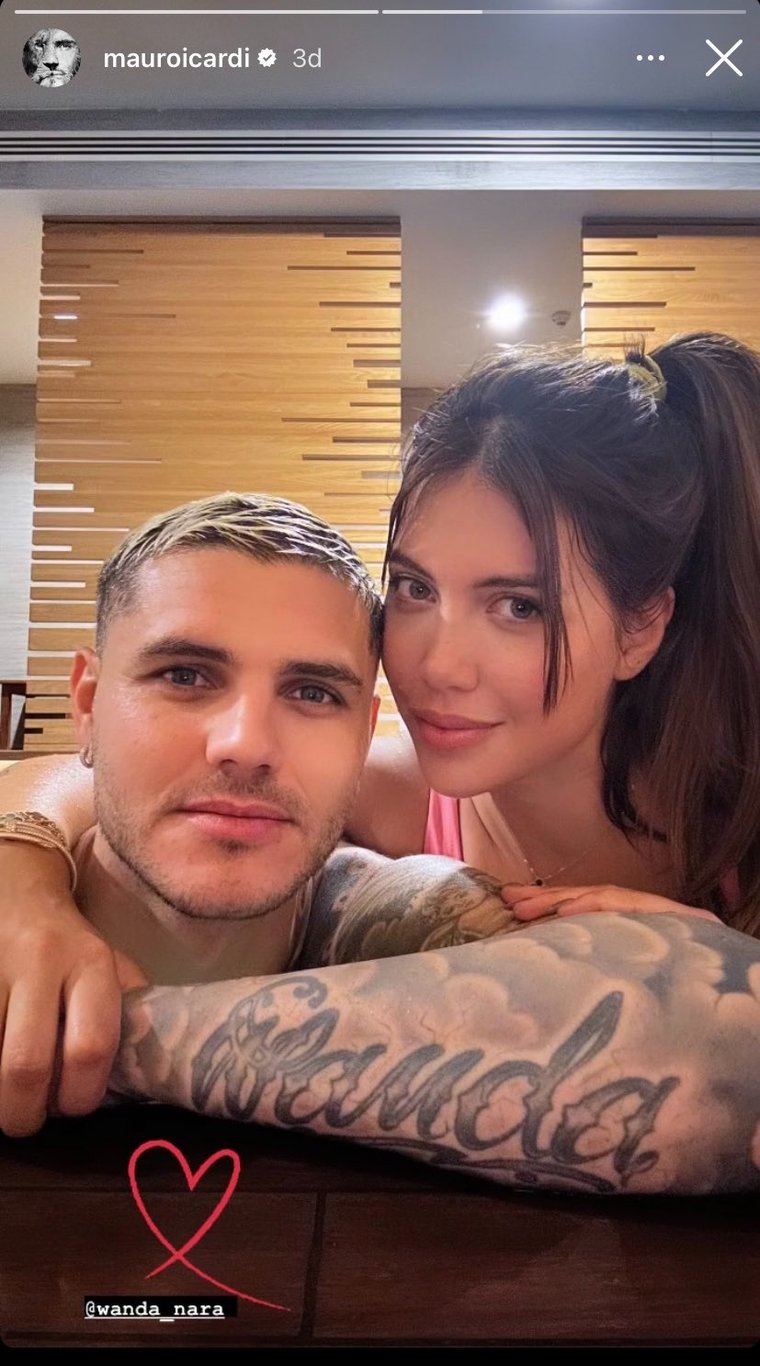 Galatasarayl Icardi Wanda Nara n n plak Foto raf n Payla t Ve Galatasarayl Icardi Wanda Nara n n plak Foto raf n Payla t Ve