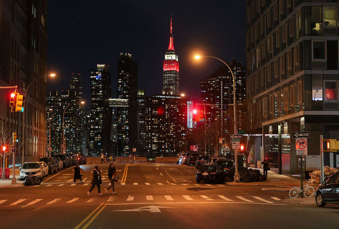 New York'taki Empire State Binası Türk bayrağı renkleriyle aydınlatıldı