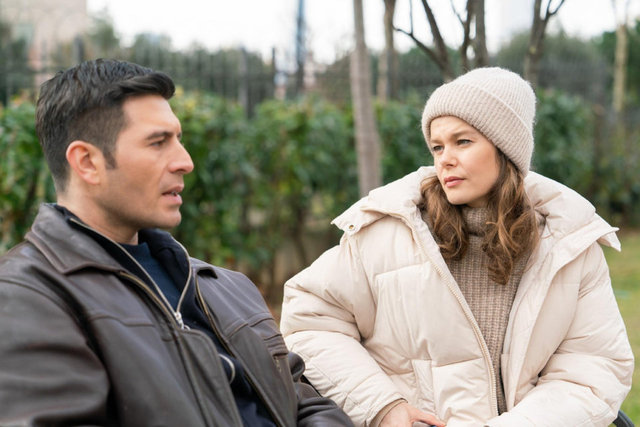 Camdaki Kız 69. son bölüm kesintisiz izle! Kanal D ile Camdaki Kızı dizi 69. bölüm full tek part ...