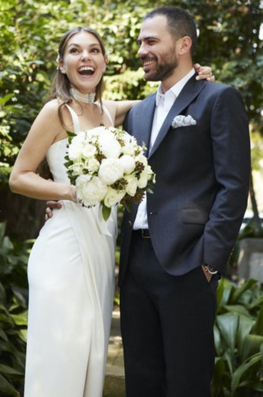 Aslı Enver ve eşi Berkin Gökbudak Londra'dan döndü! - Magazin haberleri