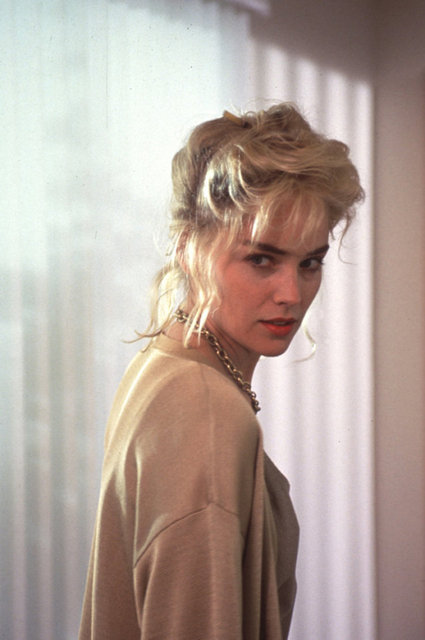 Sharon Stone, yıllar sonra 'Temel İçgüdü' filminden aldığı ücreti ...