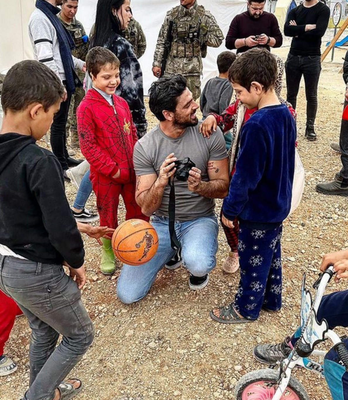 365 Gün filminin yıldızı Michele Morrone ile Moara Sorio evlendi ...