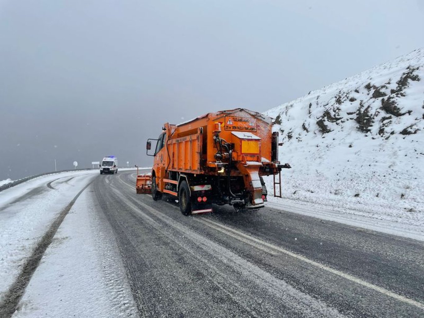 Nisan ayında kar sürprizi