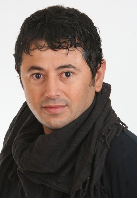 Kaygısızlar dizisindeki Eleman karakteri ile tanınmıştı... Yalçın Avşar ...