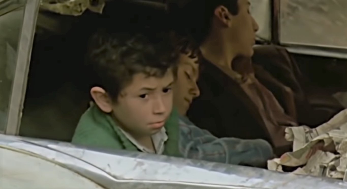 Kaygısızlar dizisindeki Eleman karakteri ile tanınmıştı... Yalçın Avşar ...